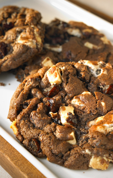 Double Chocolate Amaz!n Cookies | Sunsweet® New Zealand